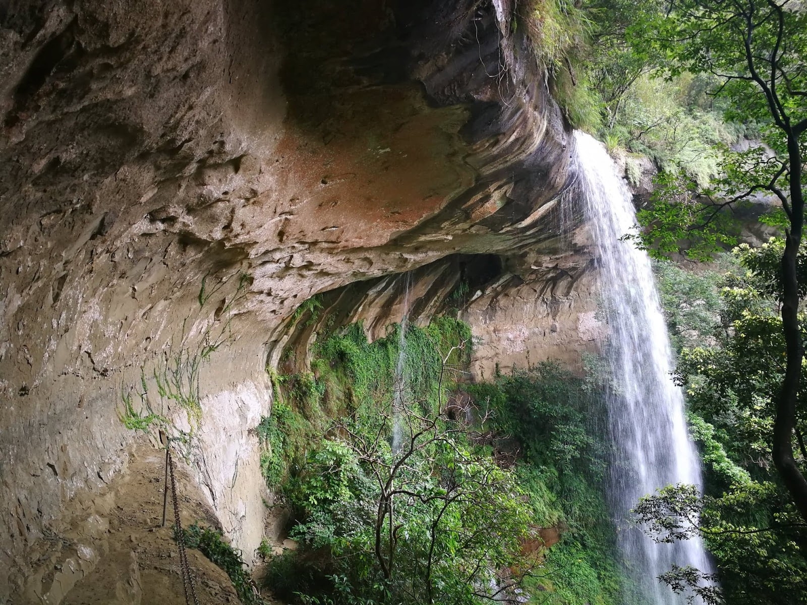 Hiking the Sandiaoling Waterfall Trail: Easy Taipei Day Trip