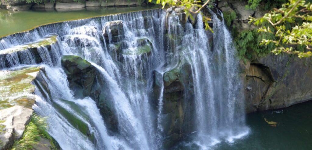 Shifen Waterfall: A Breathtaking Day Trip from Taipei